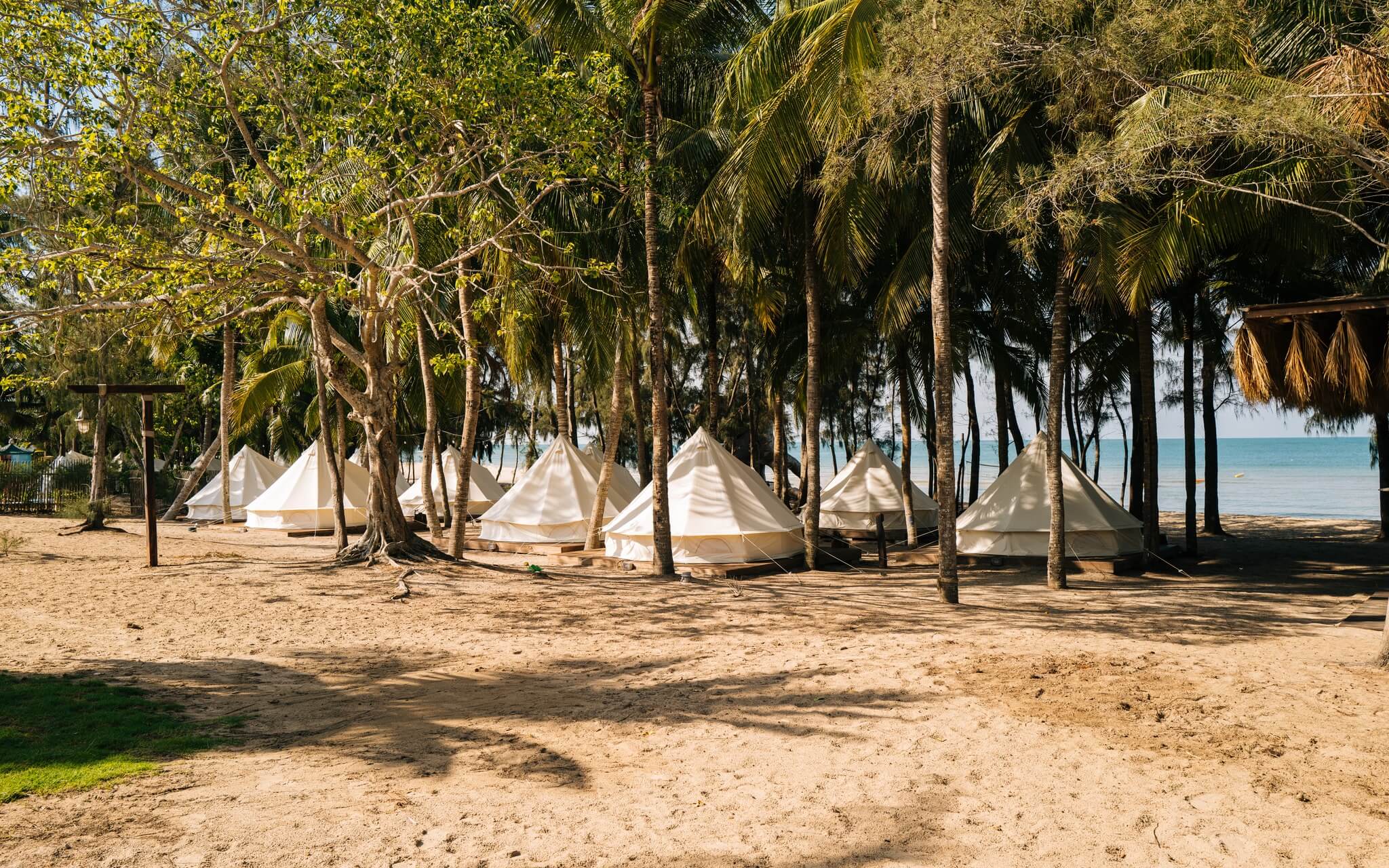 Tận Hưởng Trải Nghiệm Glamping Tại Hola Beach Club & Eco Glamping ...